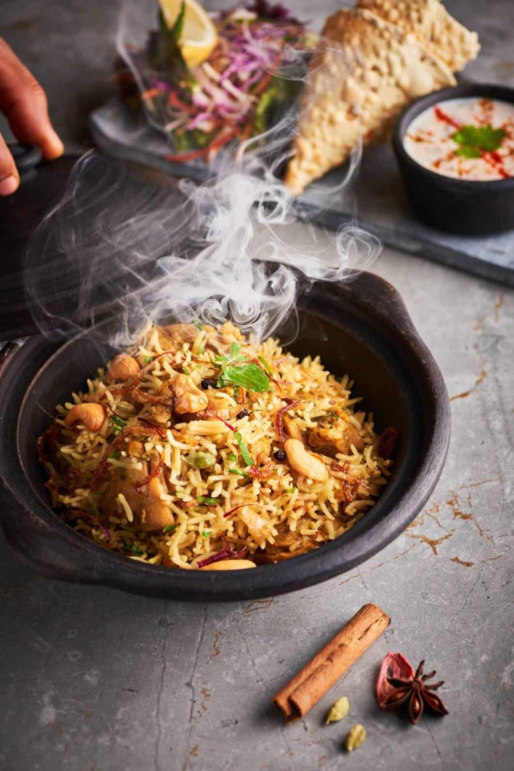 Restaurant & Bar in Goregaon East Near NESCO – Arnna Hotel